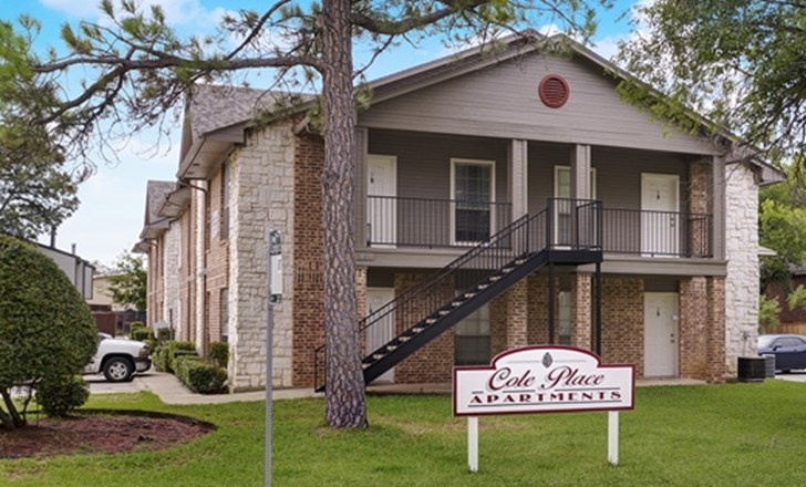 Cole Place Apartments Denton - $950+ for 1 & 2 Bed Apts