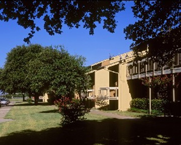 Spanish Ridge Dallas - $1130+ for 1 & 2 Bed Apts