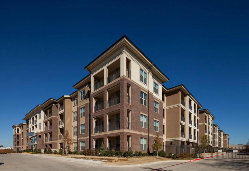 ALMA on Maple Dallas - $1290+ for 1 & 2 Bed Apts