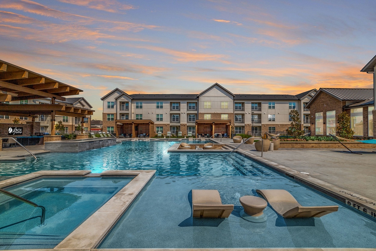 Lenox Sienna Missouri City - $1440+ for 1, 2 & 3 Bed Apts