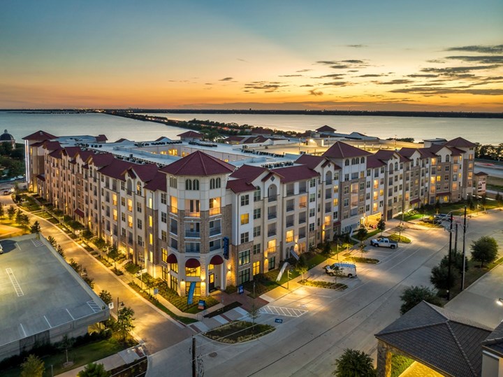 Ablon at Harbor Village Rockwall - $1300+ for 1 & 2 Beds