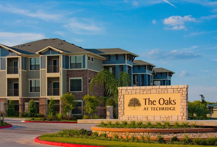 Oaks at Techridge Pflugerville - $1103+ for 1 & 2 Beds