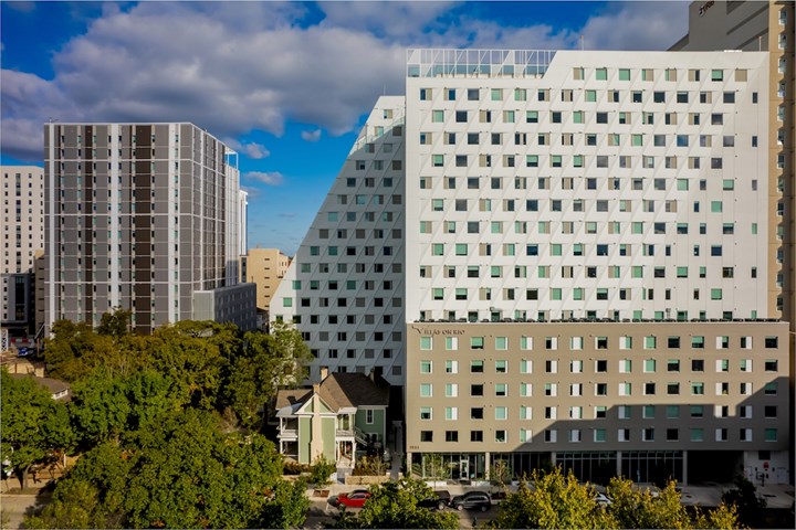 Villas on Rio Austin - $1699+ for 1, 2, 3, 4 & 5 Bed Apts