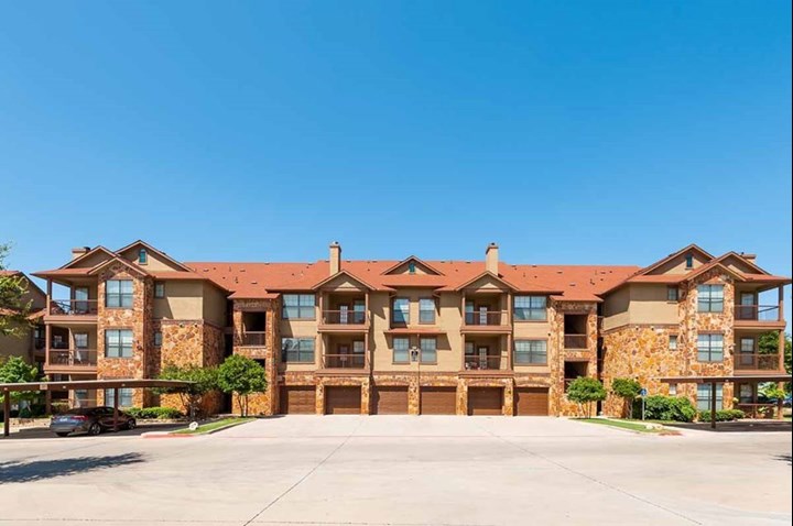 Estates at Team Ranch Benbrook - $1265+ for 1, 2 & 3 Beds