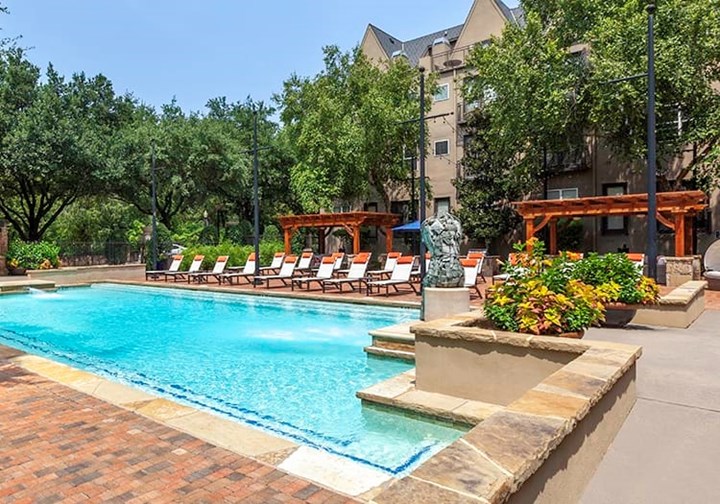 MAA Heights Apartments Dallas - $1425+ for 1 & 2 Bed Apts