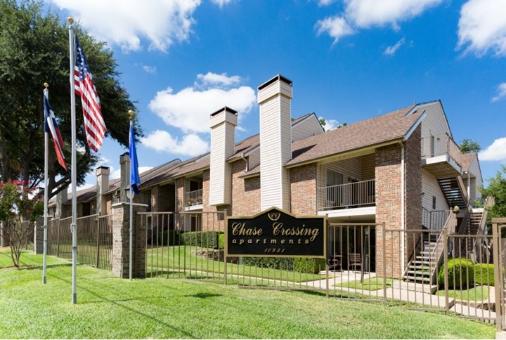 Chase Crossing Dallas - $820+ for 1 & 2 Bed Apts
