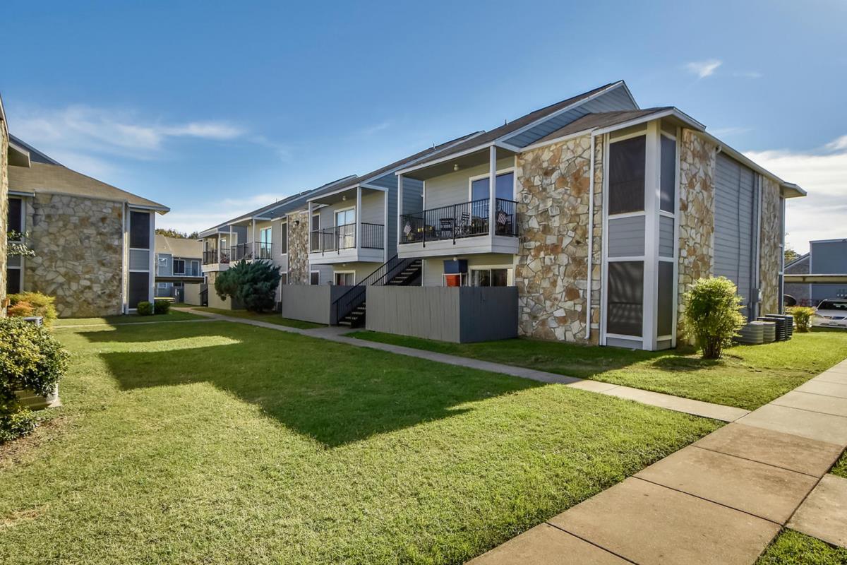 Villas Del Sol Austin - $940+ for 1, 2 & 3 Bed Apts