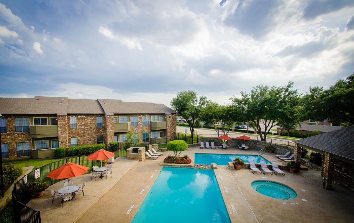 Windscape Gardens Grand Prairie - $1100+ for 1 & 2 Beds