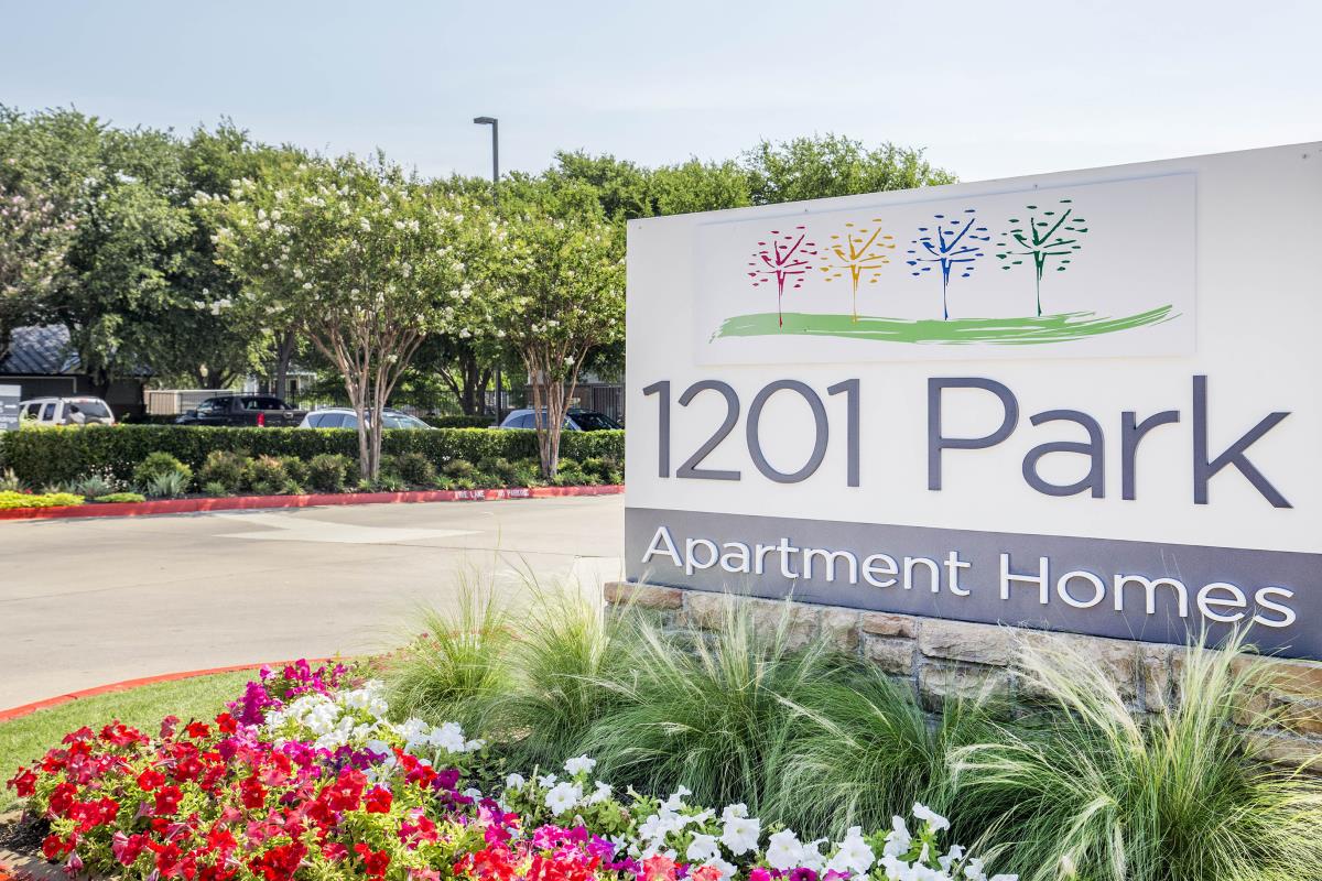 1201 Park Apartments Plano - $1041+ for 1, 2 & 3 Bed Apts