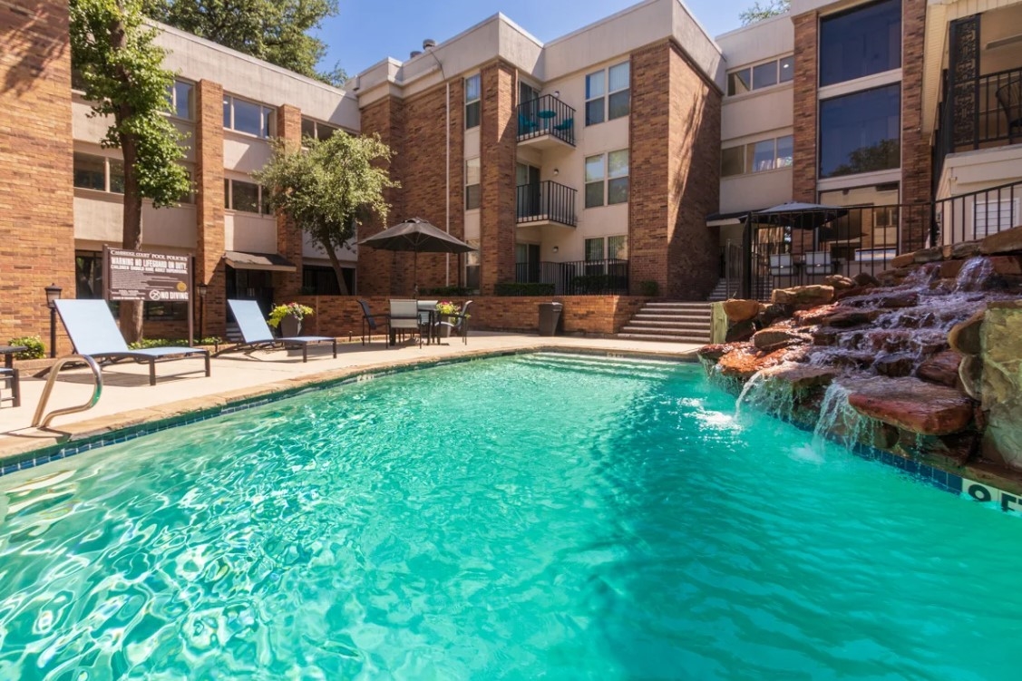 Cambridge Court Dallas - $845+ for 1 & 2 Bed Apts