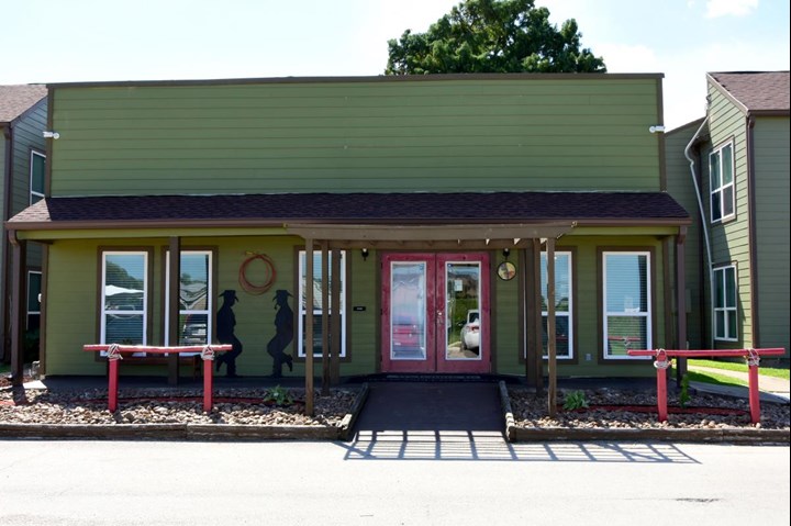 Texas Angleton Ranch - $799+ for 1, 2 & 3 Bed Apts