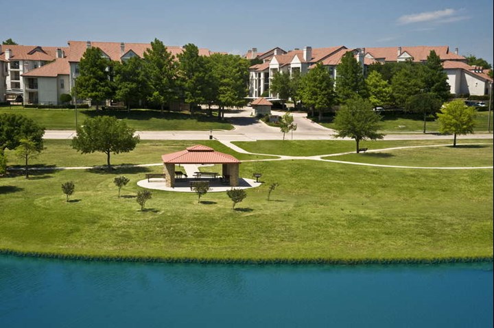 Resort at Jefferson Ridge Irving - $1280+ for 1 & 2 Beds
