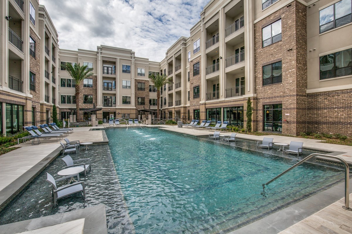 Sinclair Apartments Houston - $1754+ for 1 & 2 Bed Apts
